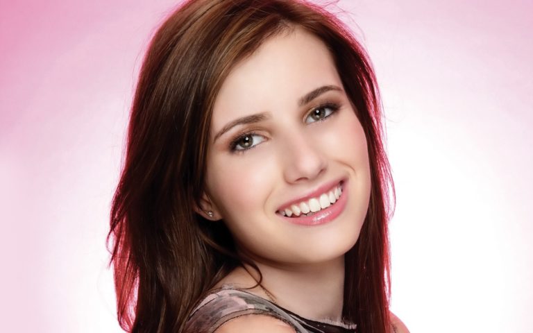 Emma-Roberts-Smile-Free Web Destinations